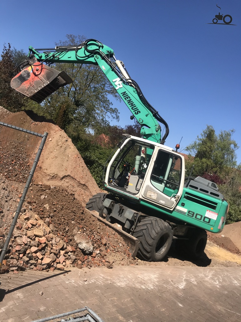 Foto Liebherr 900 litronic van Nienhuis Transport B.V.