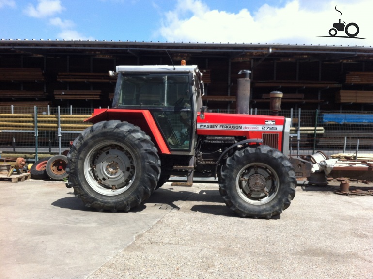 Foto Massey Ferguson 2725 #1350873