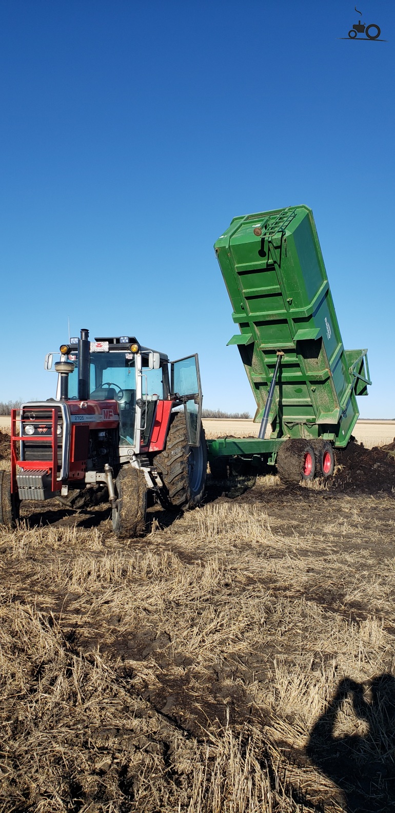 Foto Massey Ferguson 2705 #1443545