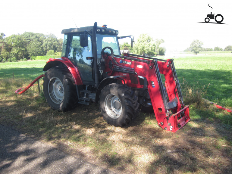 Foto Massey Ferguson 5400 Serie #1488881