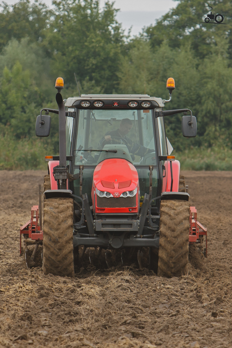 Foto Massey Ferguson 5440 #1490243