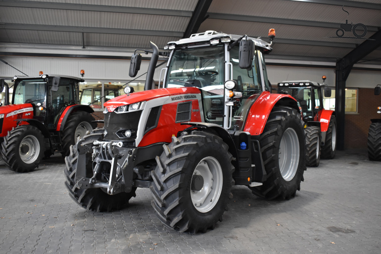 Foto Massey Ferguson 6S.135 #1502414