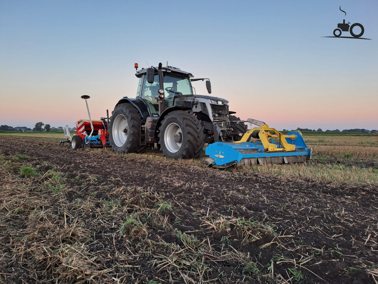 Massey Ferguson 7S 210