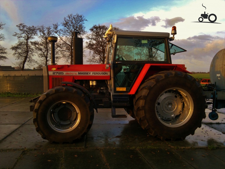 Foto Massey Ferguson 2725 #579170