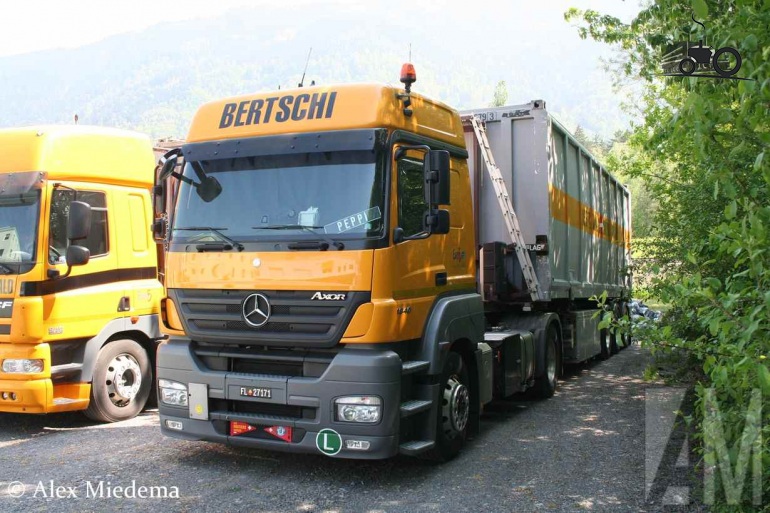 Foto Mercedes-Benz Axor MP2 van Bertschi