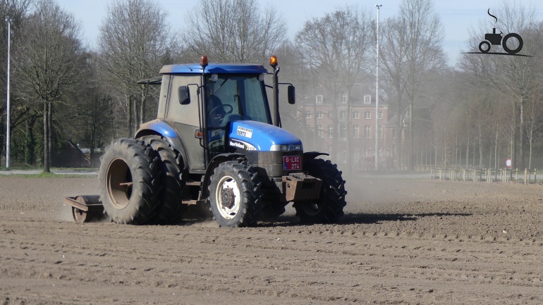 Foto New Holland TD 75 D #1339970