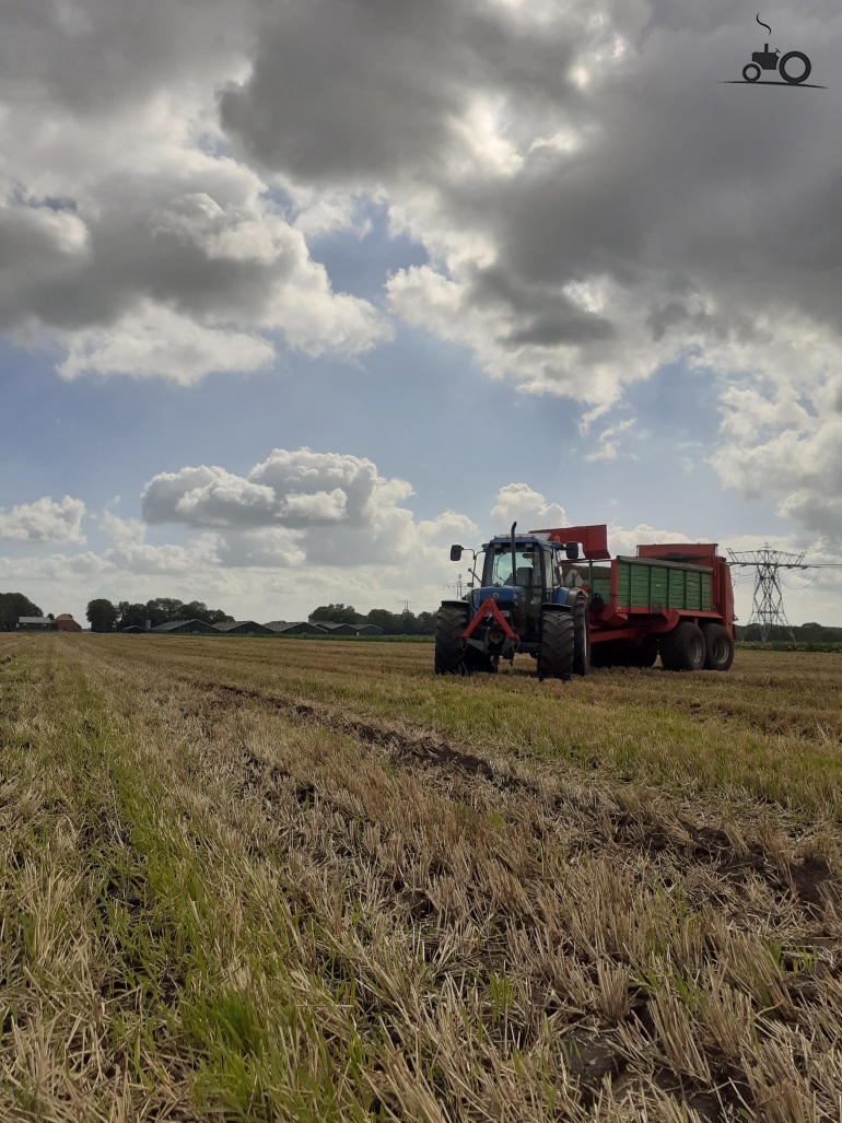 Foto New Holland 8340 #1367784