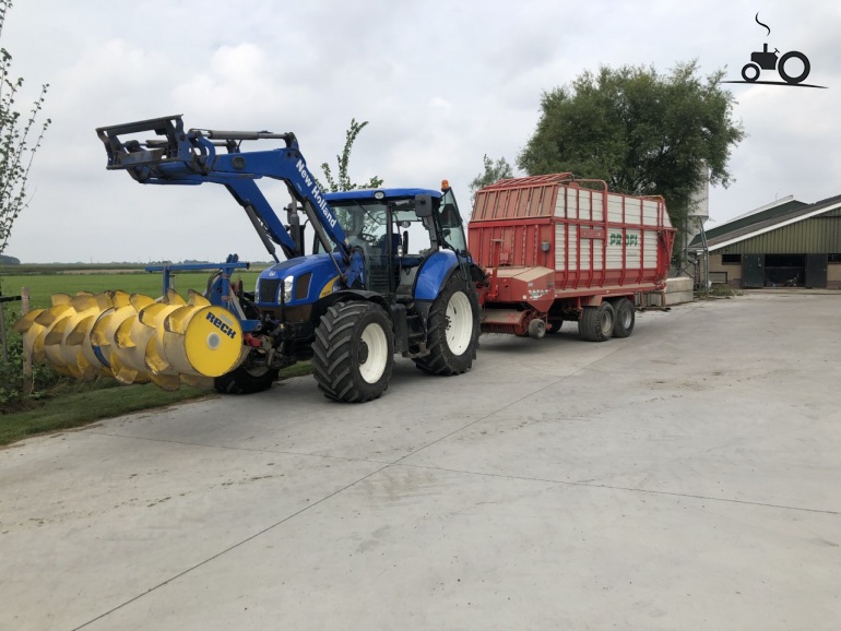 Foto New Holland T 6070 #1399457