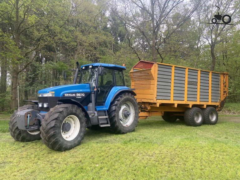Foto New Holland 8670 #1417357