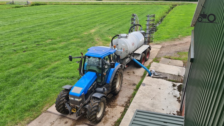 Foto New Holland TM 115 #1429970