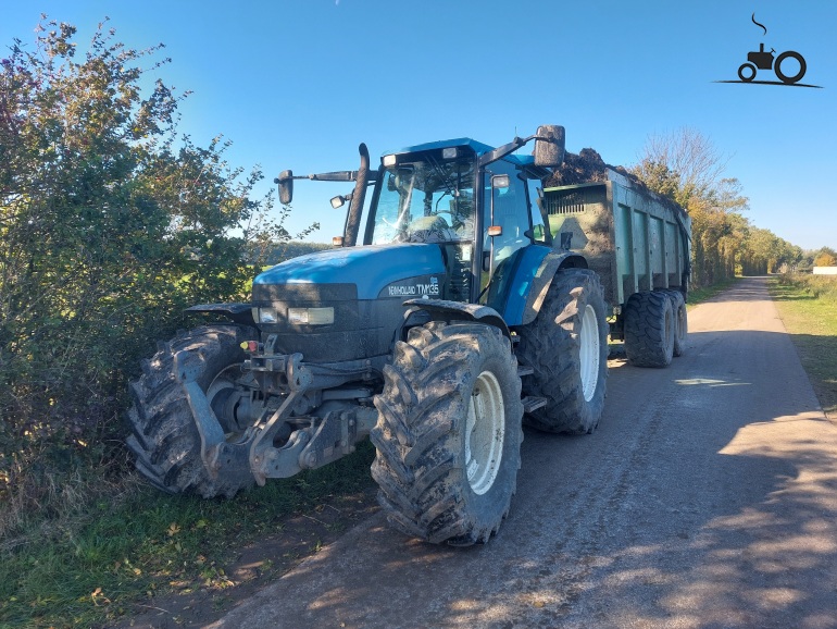 Foto New Holland TM 135 #1443743