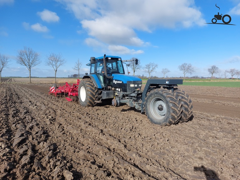 Foto New Holland TM 135 #1461976