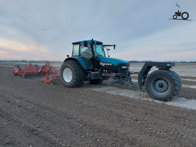 Foto New Holland TM 135 #1469176