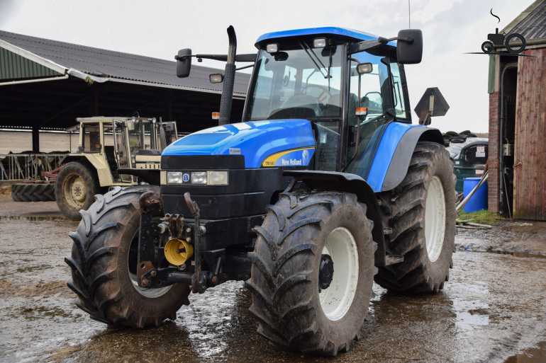 Foto New Holland TM 140 #1537186