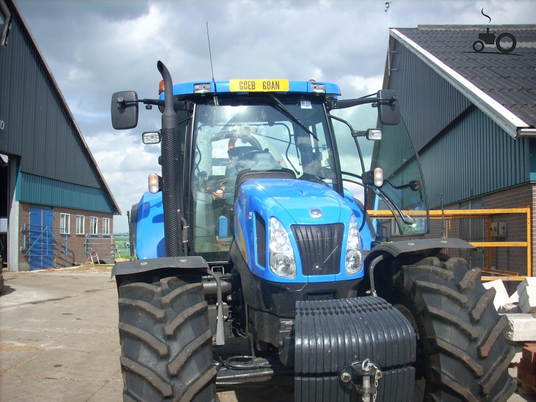 Foto New Holland T 6070 #157854