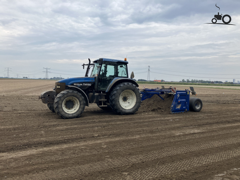 Foto New Holland TM 150 #1587890