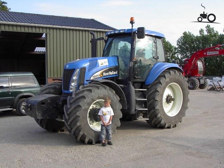 New Holland TG 255 - United Kingdom - Tractor picture #2360