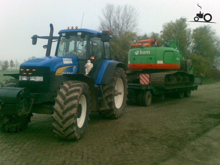 Foto New Holland TM 175 #25267