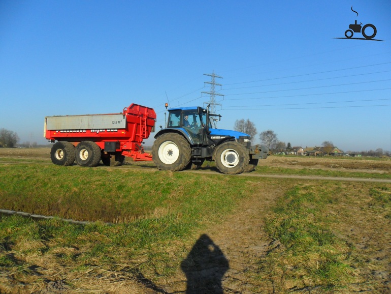Foto New Holland TM 150 #457936