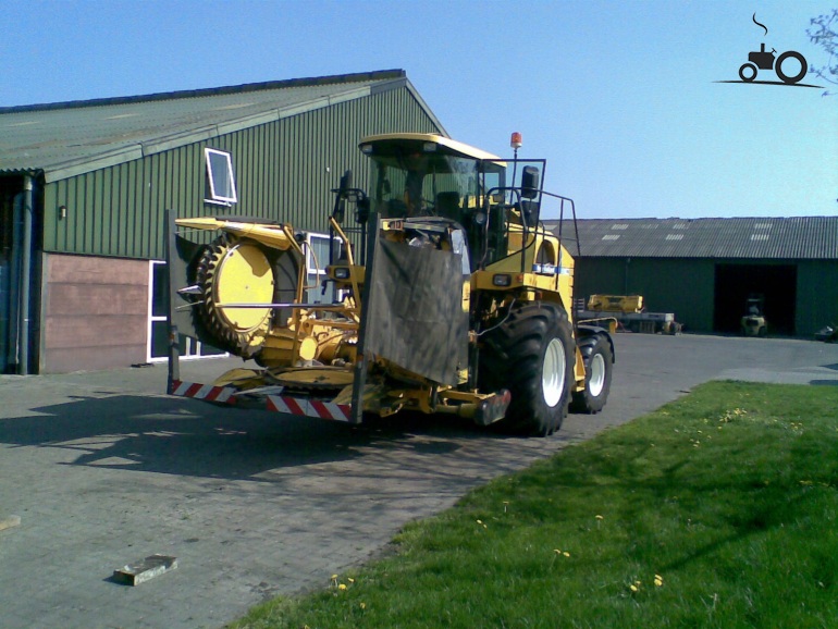 Foto New Holland FX 60 van Dankers Vastgoed BV
