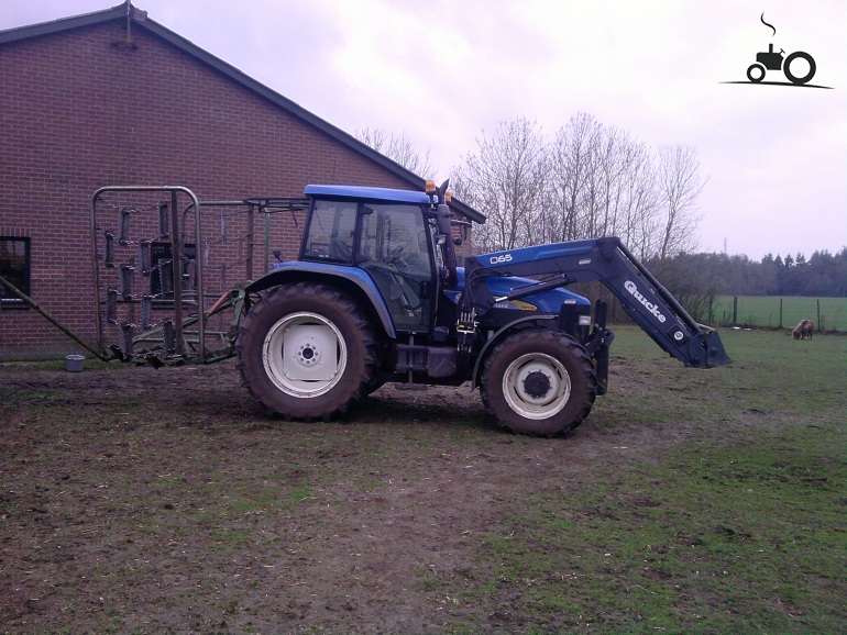 Foto New Holland TM 130 #478906