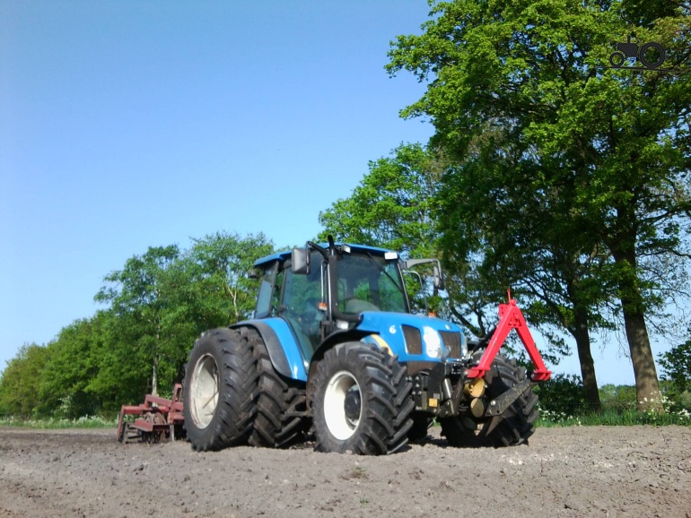 Foto New Holland TL 90 A #482012