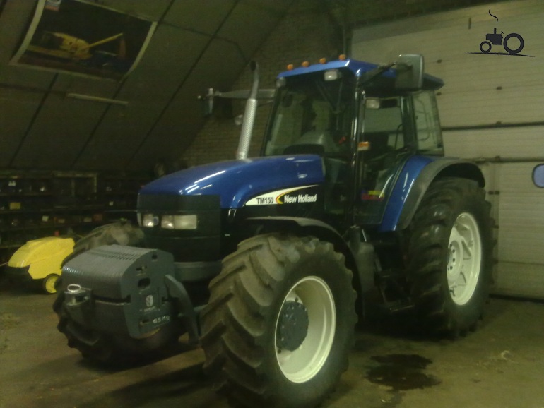 Foto New Holland TM 150 #588404