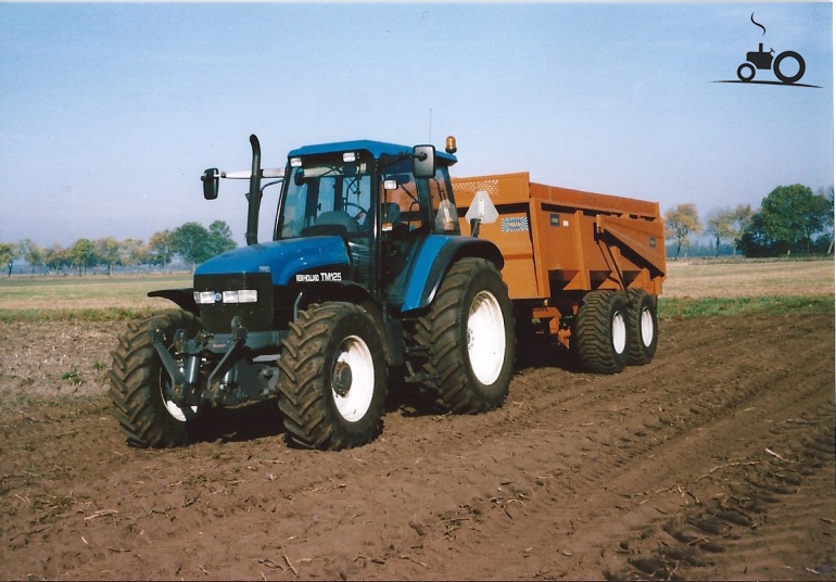 Foto New Holland TM 125 #600455