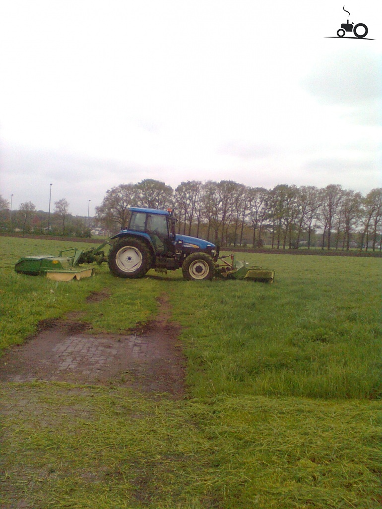 Foto New Holland TM 130 #632496