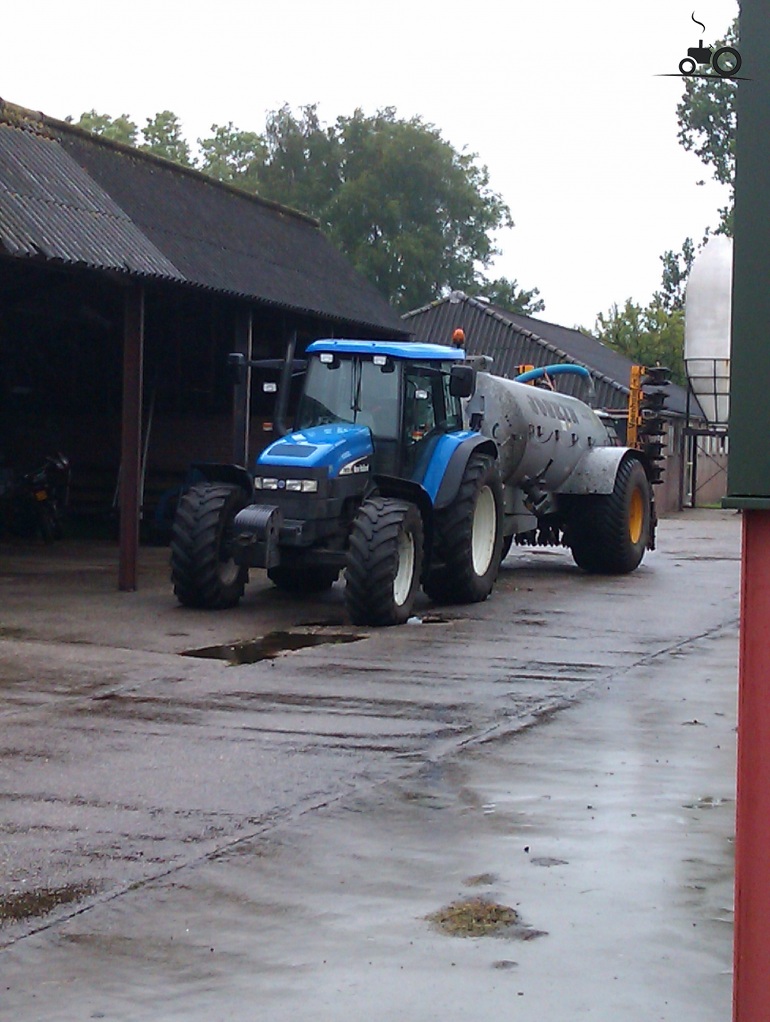 Foto New Holland TM 120 #666362