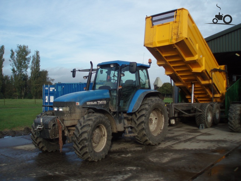 Foto New Holland TM 115 #686672