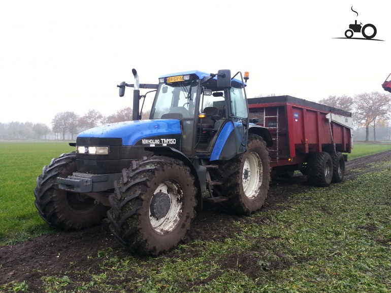 Foto New Holland TM 150 #817442