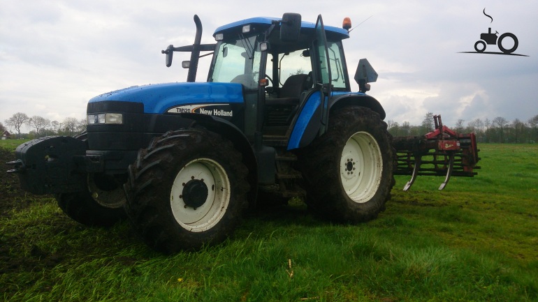 Foto New Holland TM 120 #842035