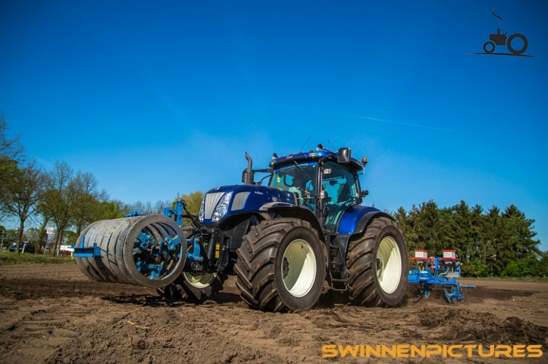 Foto New Holland T 7070 #850669