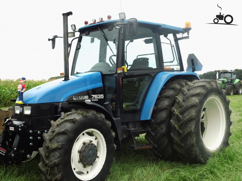 New Holland 7635 - United Kingdom - Tractor picture #865383