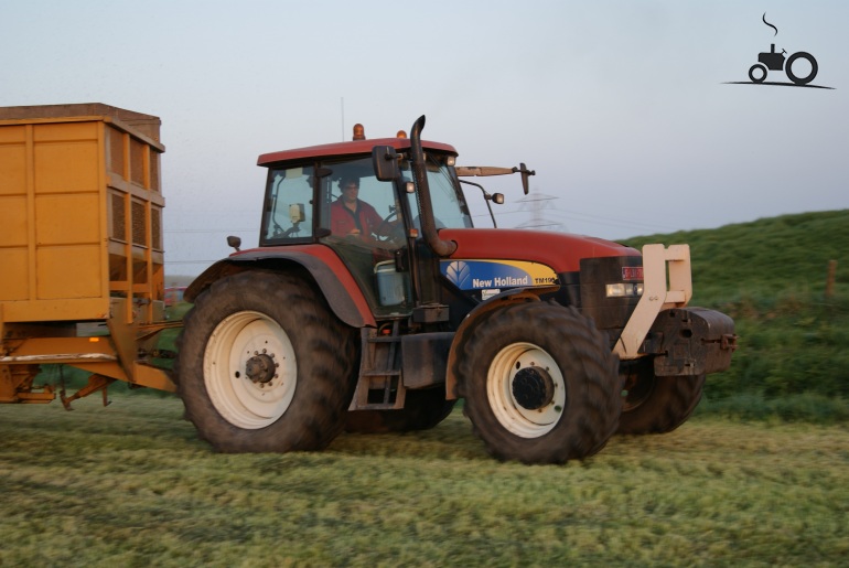 Foto New Holland TM 190 #908961