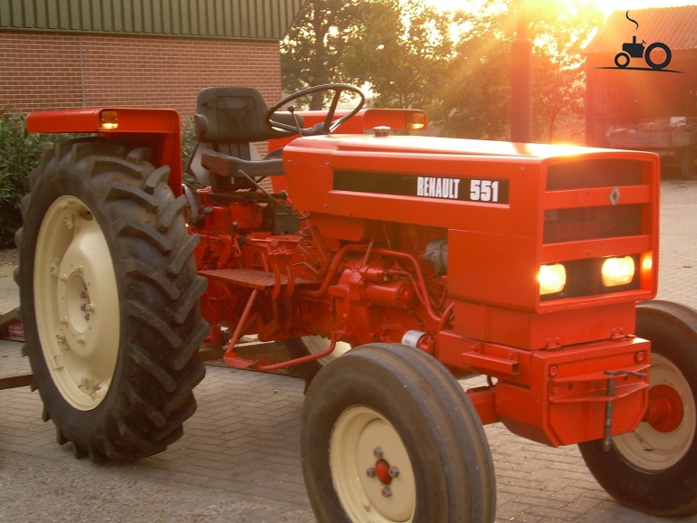 Foto Renault 551 #105308