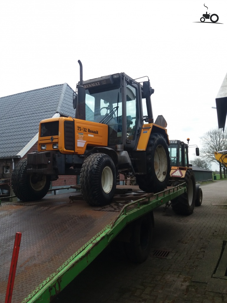 Foto Renault 75-32 TX #1155520