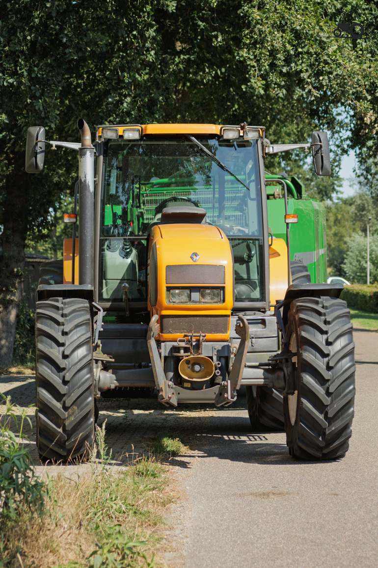 Renault Ares 640 RZ - France - Tracteur image #1487657
