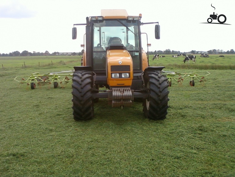 Foto Renault Ares 550 RZ #505174