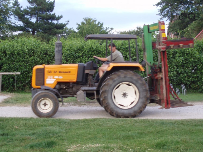 Foto Renault 58-32 #63534