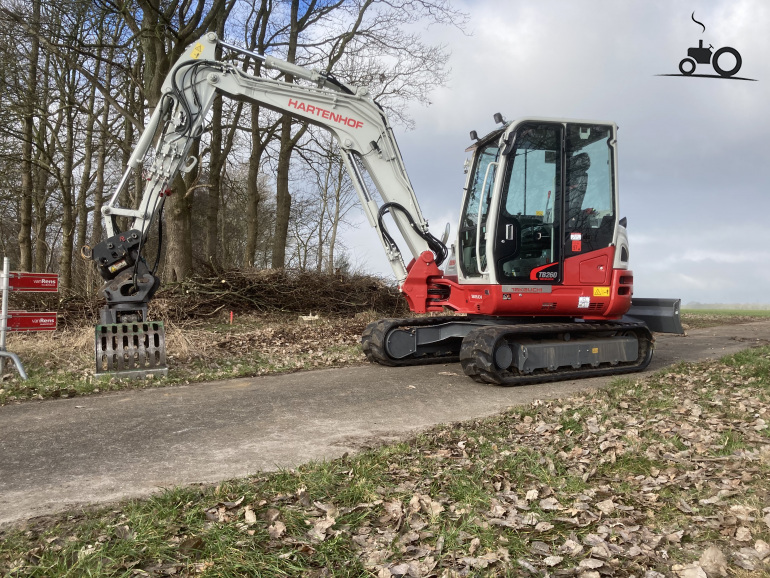 Foto Takeuchi TB 260 (graafmachine) van Gebr. Hartenhof BV