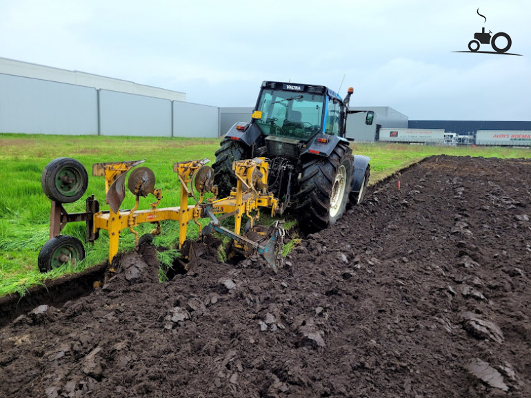 Foto Valtra Valmet 8150 #1518122