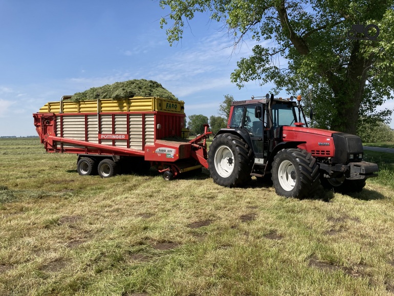 Foto Valtra 8150 #1419796