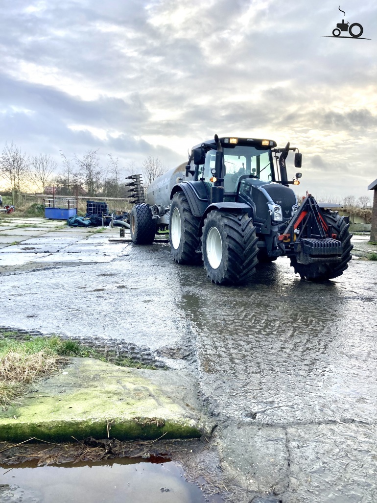 Foto Valtra N143 #1453988