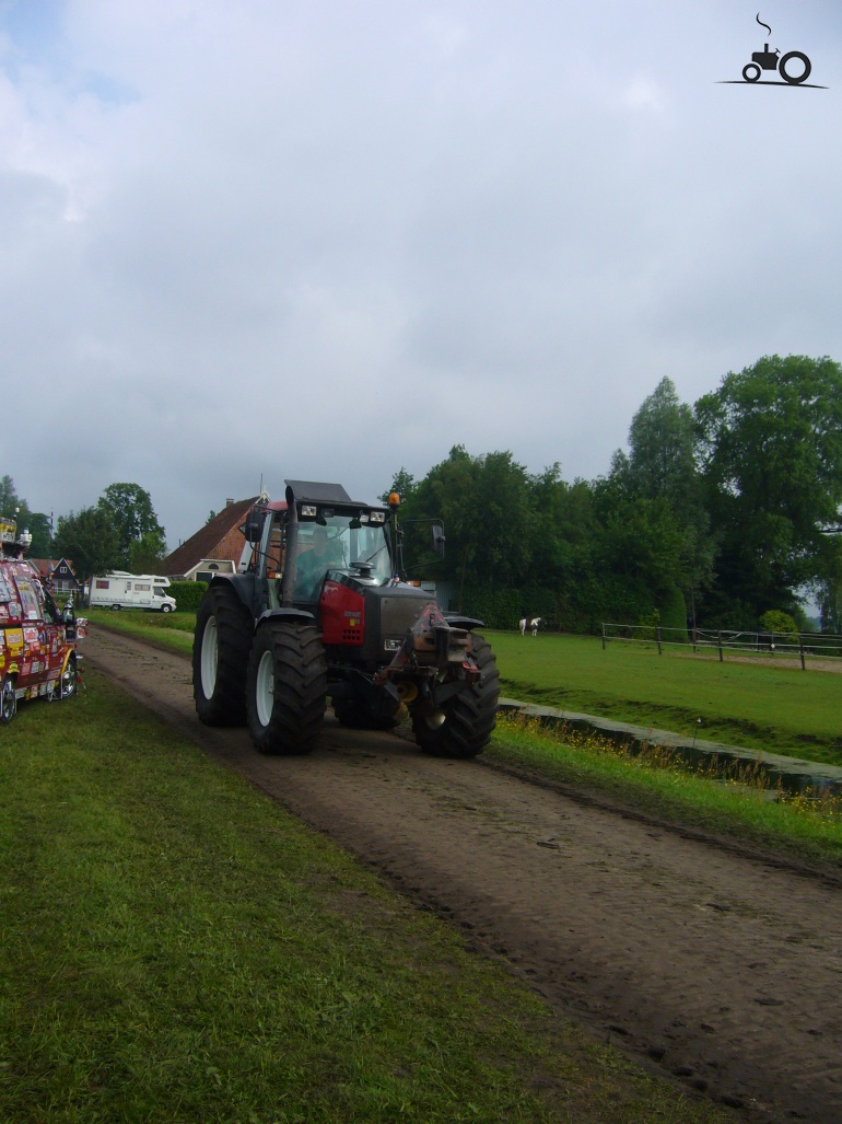 Foto Valtra 8150 #370068