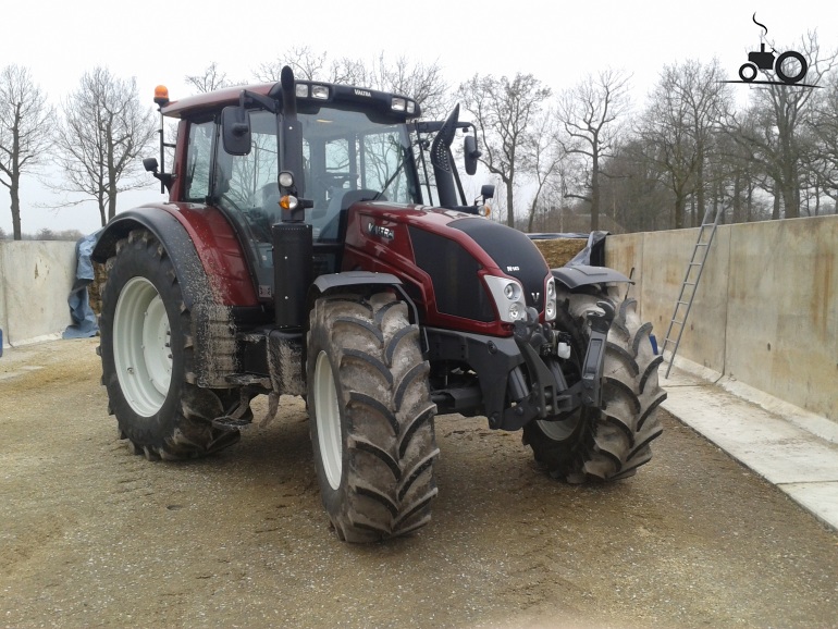 Foto Valtra N143 #740202
