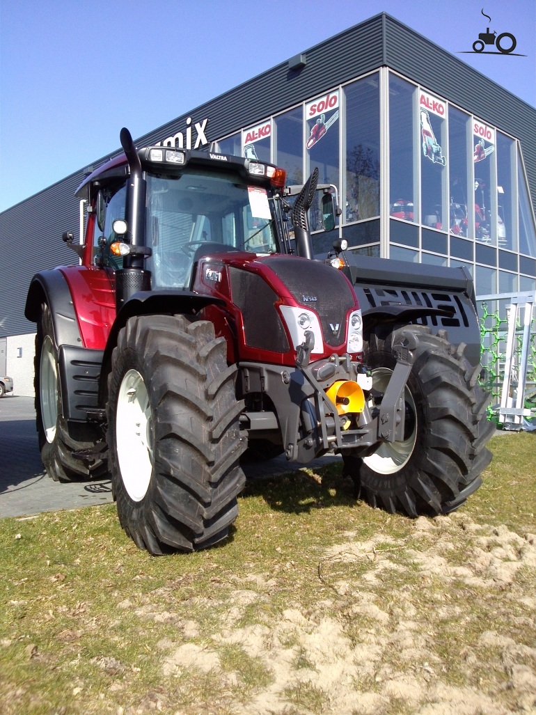 Foto Valtra N143 #830993