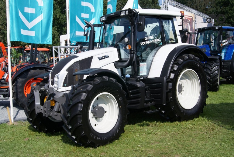 Foto Valtra N143 #870789