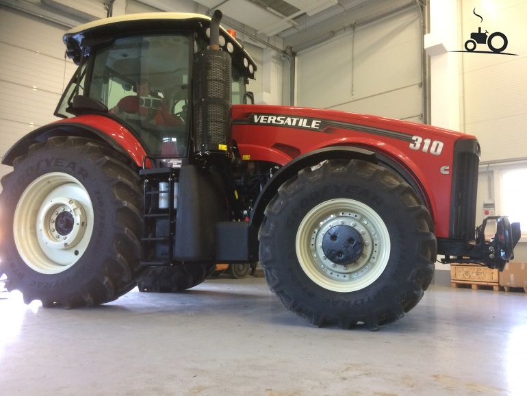 Foto Versatile 310 #1129778